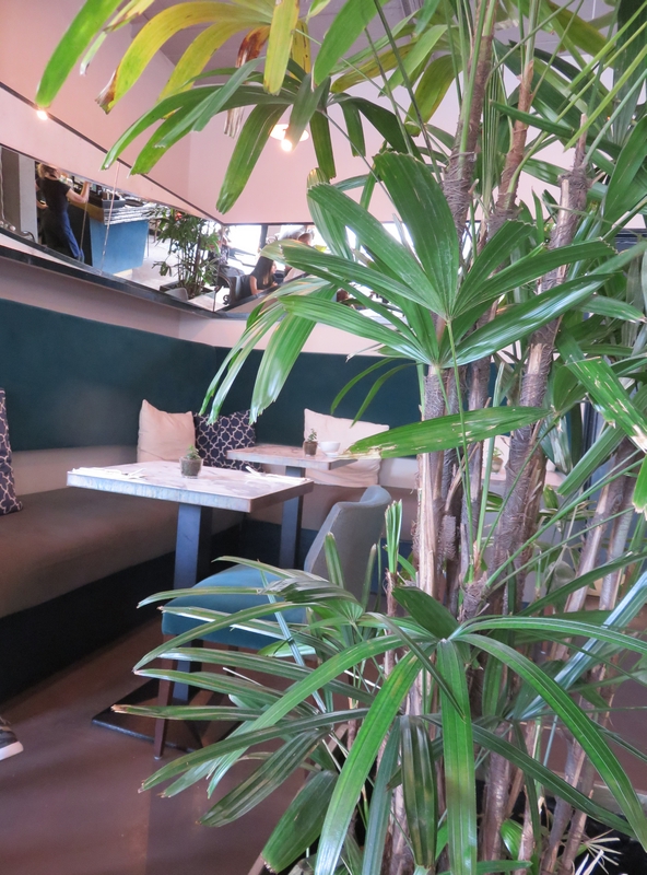 #142 Light lunch at vegan resto Redemption, London | The Bruges Vegan