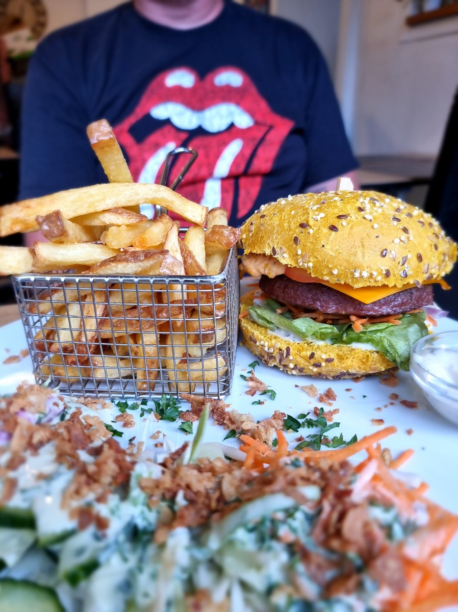 #414 Nice relaxed fastfood dinner, Délices Veggies, Metz (FR) | The ...