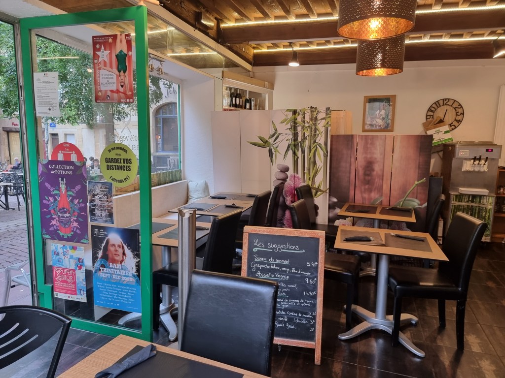 #414 Nice relaxed fastfood dinner, Délices Veggies, Metz (FR) | The ...