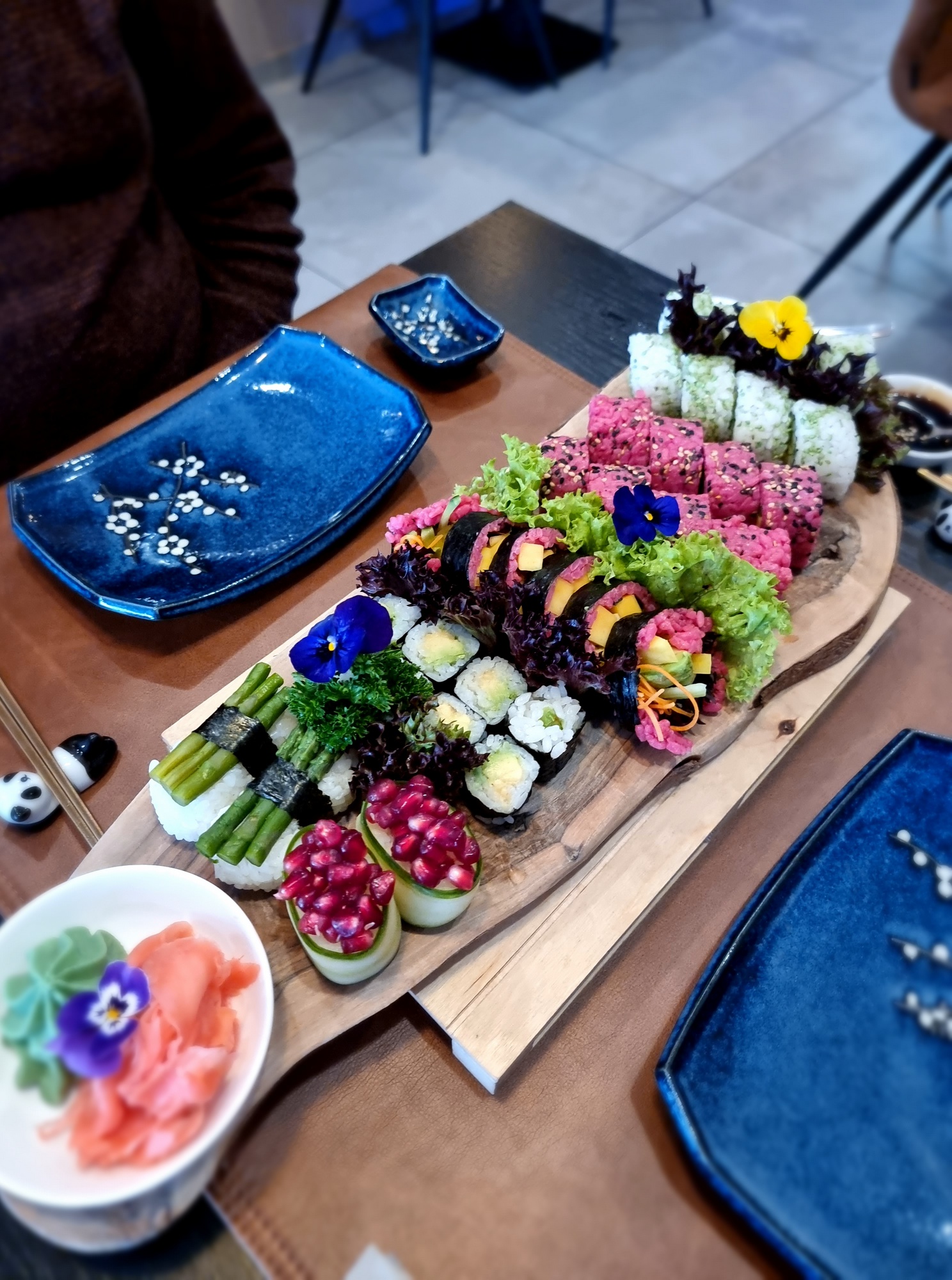#423 Lovely vegan sushi boat, Nobu Sushi, Leuven | The Bruges Vegan